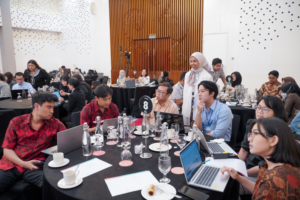 OJK AND WWF-INDONESIA ORGANIZE CLIMATE TARGETING TRAINING TO STRENGTHEN ...
